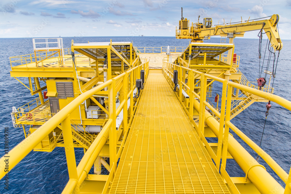 Oil and gas wellhead remote platform in the gulf of Thailand produce ...