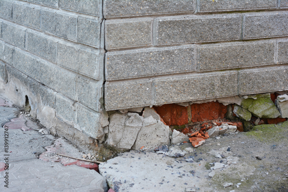 Foundation Repair - Warning Signs. House foundation repair. Foundation ...