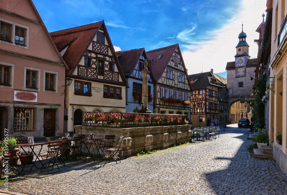 Markus Tower and Roder arch - Rothenburg-ob-der-Tauber - Germany foto ...