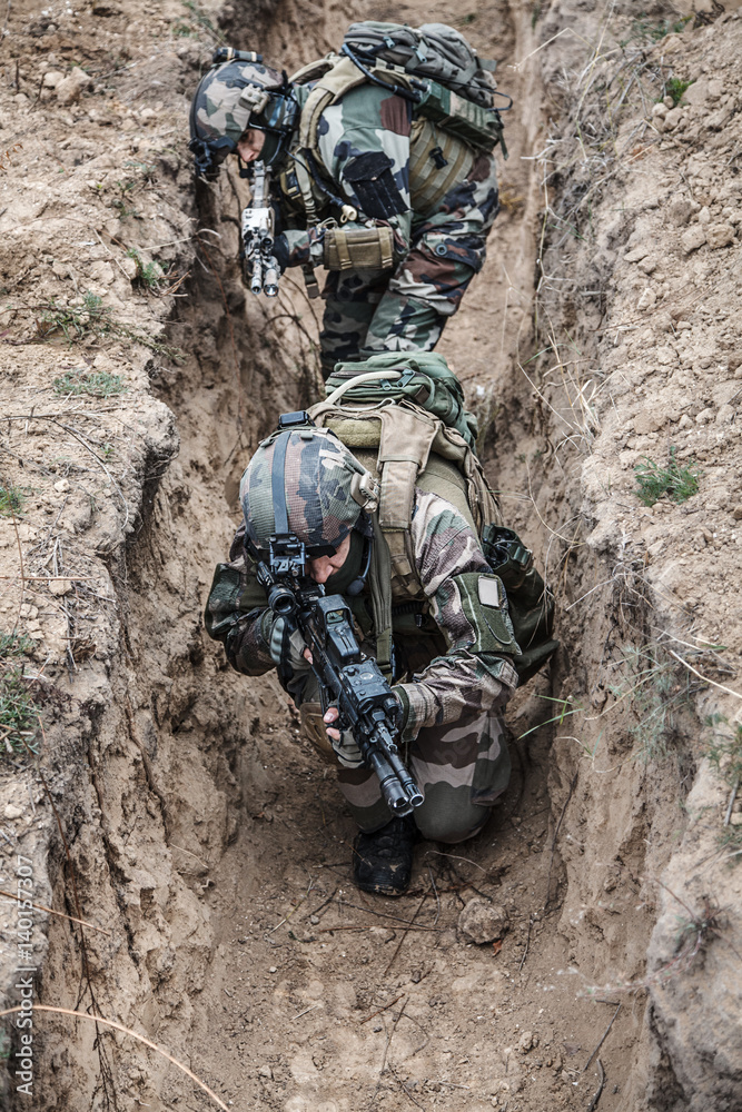 Paratroopers of french 1st Marine Infantry Parachute Regiment RPIMA in ...