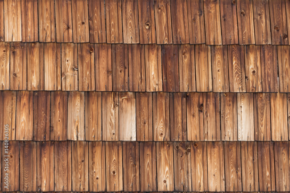 Braune Schindeln aus Holz als Wandverkleidung Stock Photo | Adobe Stock