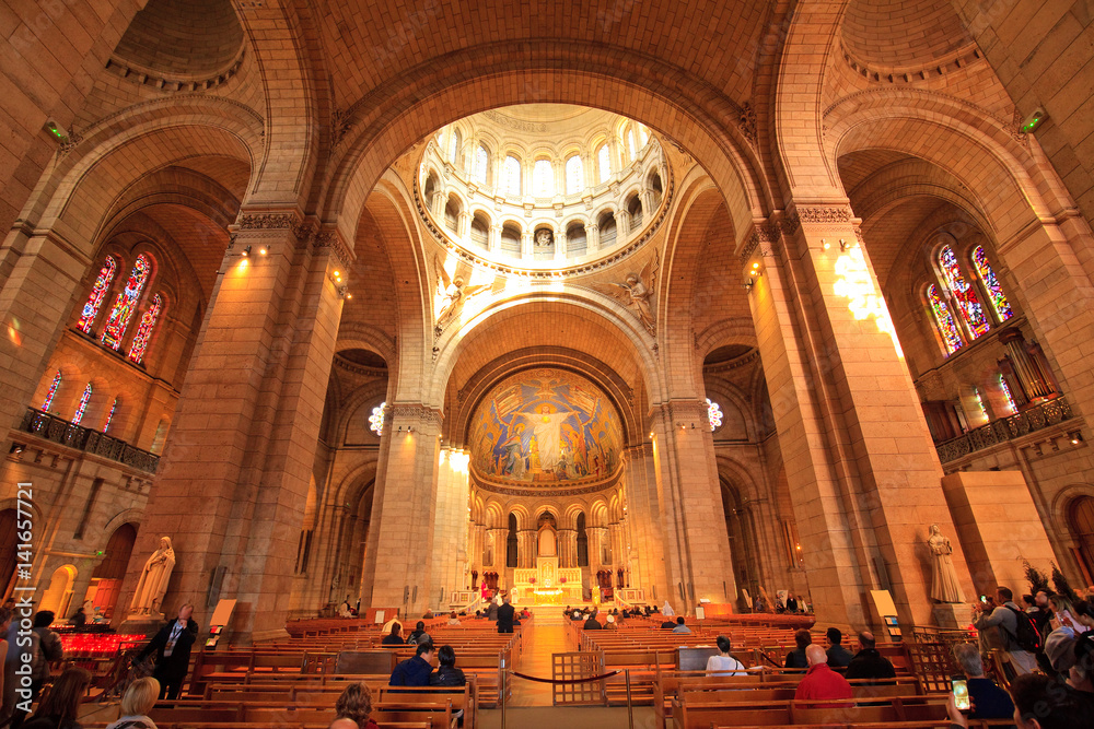 Paris, intérieur de la basilique du Sacré-Cœur de Montmartre Stock ...