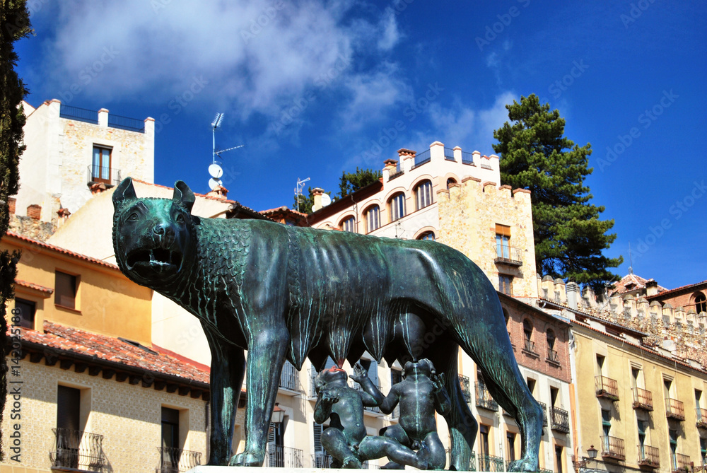 Estatua Loba y Romulo y Remo Stock Photo | Adobe Stock