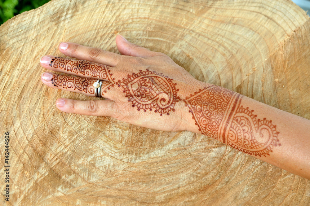 Tree Hand Henna