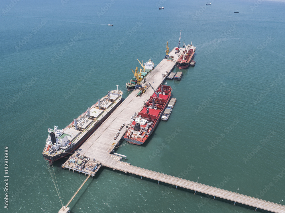 The ships in port congestion loading and discharging general cargo ...