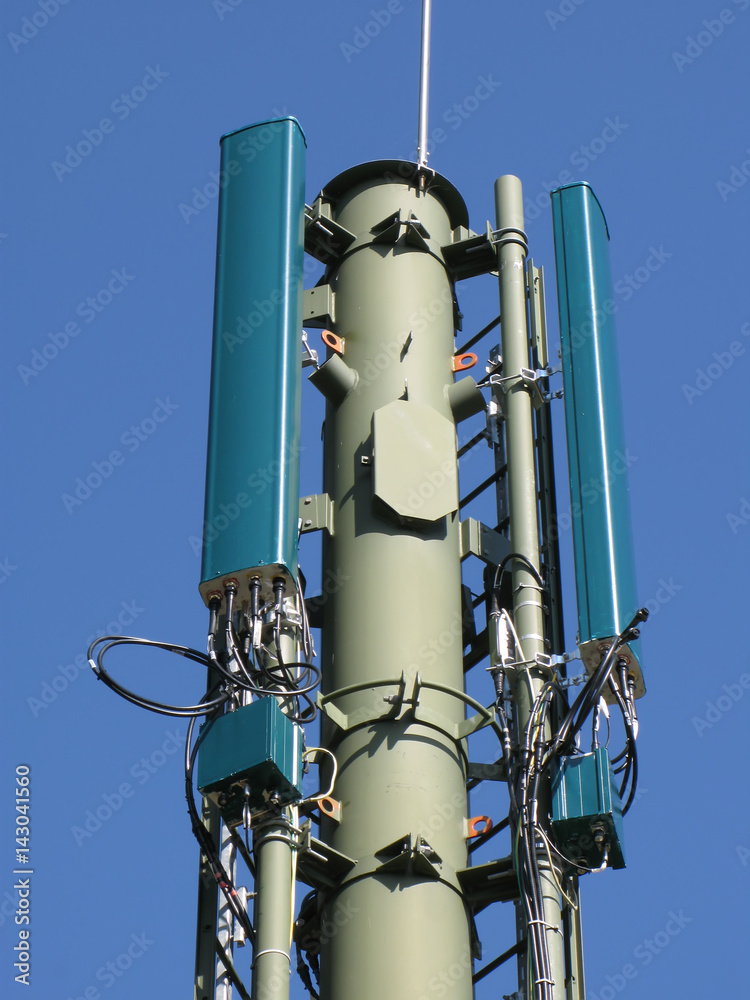 Antenne-relais de téléphonie mobile Stock Photo | Adobe Stock Antenne-relais de téléphonie mobile Stock Photo | Adobe Stock
