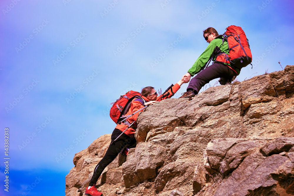 Help, support and help in a dangerous situation to hike in the ...