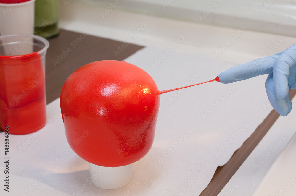 Versuch im Chemielabor - Schaumpilz aus Kunstoff Stock-Foto | Adobe Stock