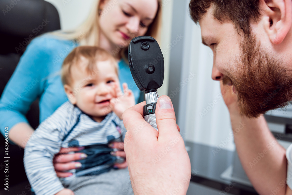 Direct ophthalmoscopy. Retinal examination. Fundoscopy. Child vision ...