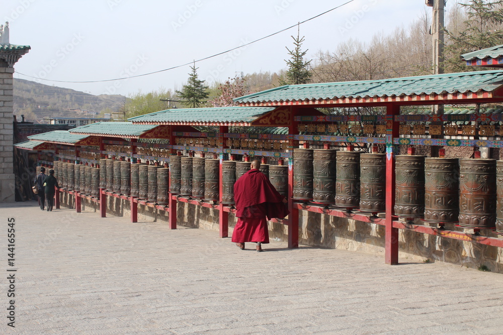 Monk Monastery Kumbum Taersi Prayer Wheel Wheels Maroon Robe Walk ...