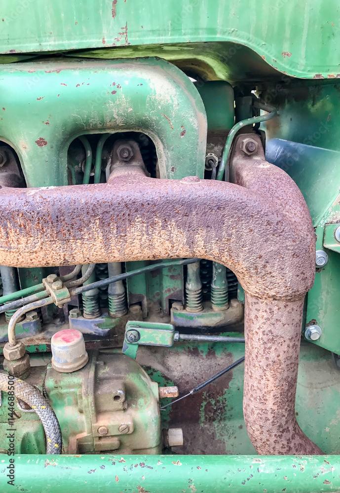 Motor eines Traktor Stock-Foto | Adobe Stock