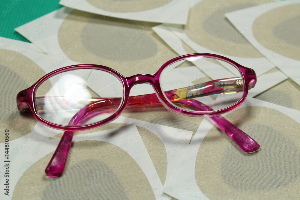 Orthoptic Eye Patch for occlusion therapy with child´s glasses/ These ...