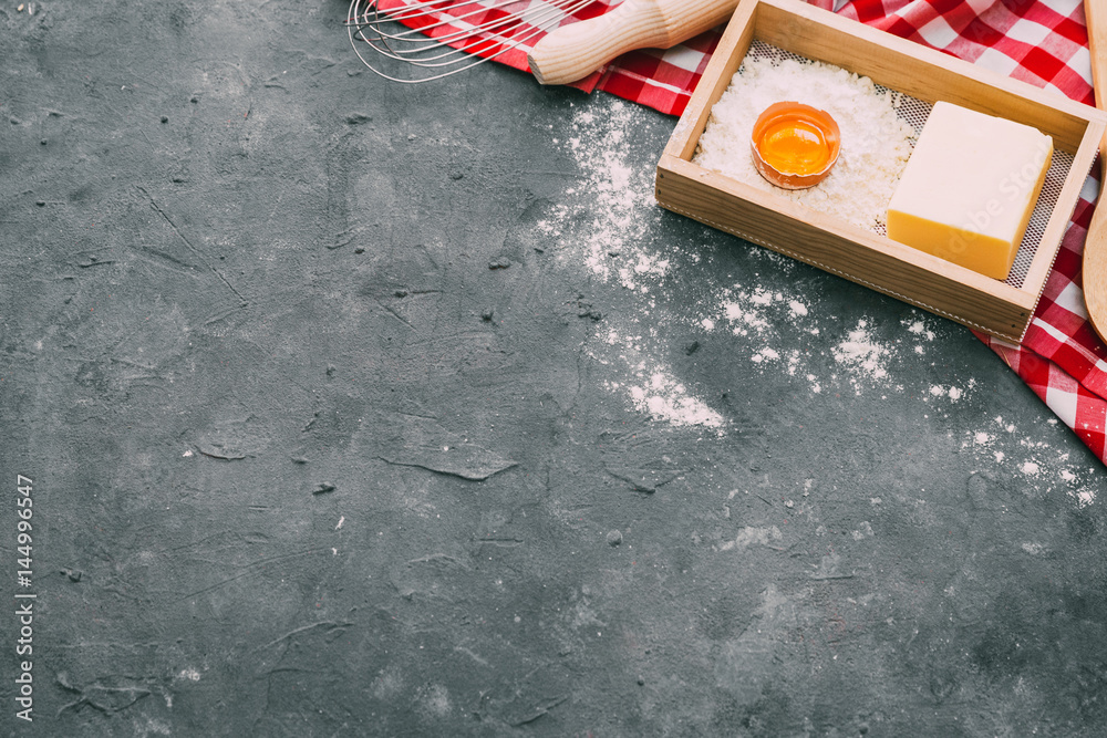 Baking background with eggshell, rolling and baking pin. Background ...