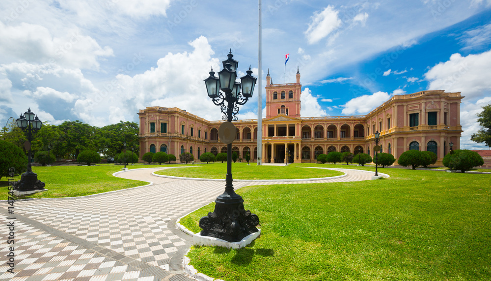Foto de View of Palacio de los Lopez. Asuncion, Paraguay do Stock ...