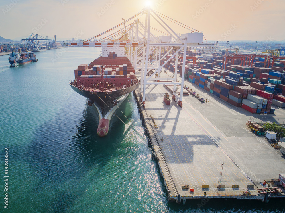 container ship vessel loading and discharging operation of transhipment ...