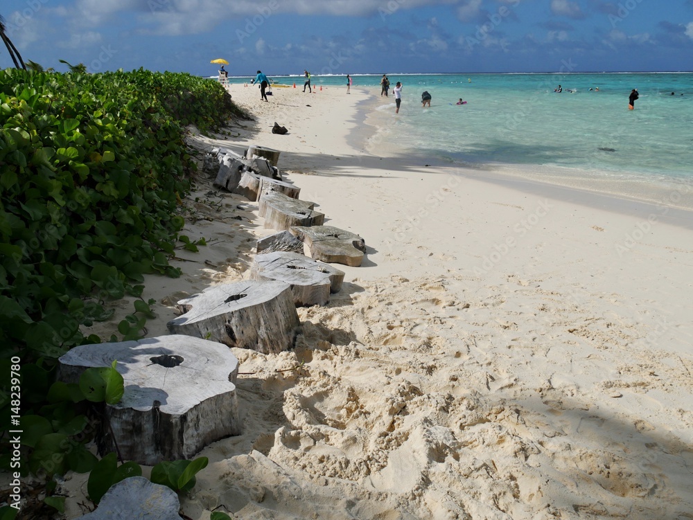 Soft, white sands of Managaha Island Tourists and locals continue to ...