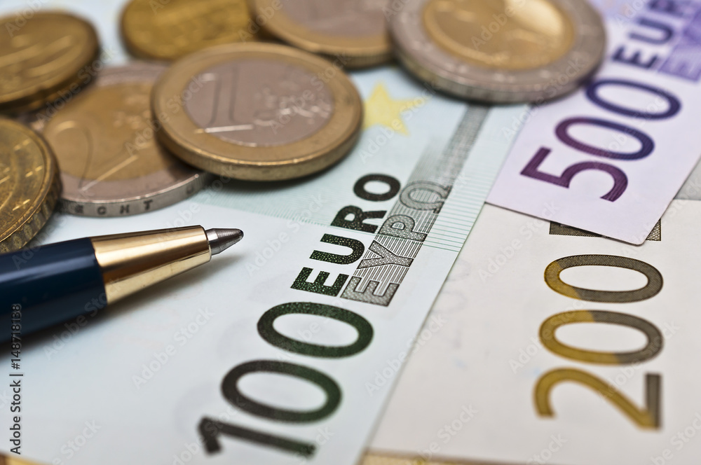 Lohn und Gehalt Stock-Foto | Adobe Stock