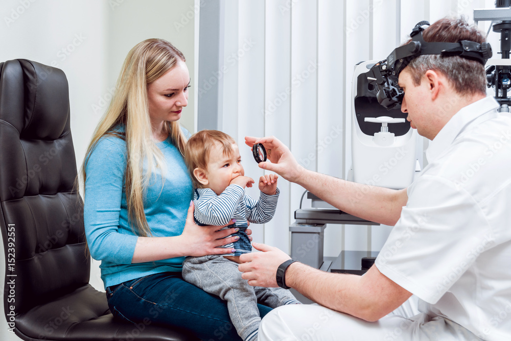 Indirect ophthalmoscope. Retinal examination. Fundoscopy. Child vision ...