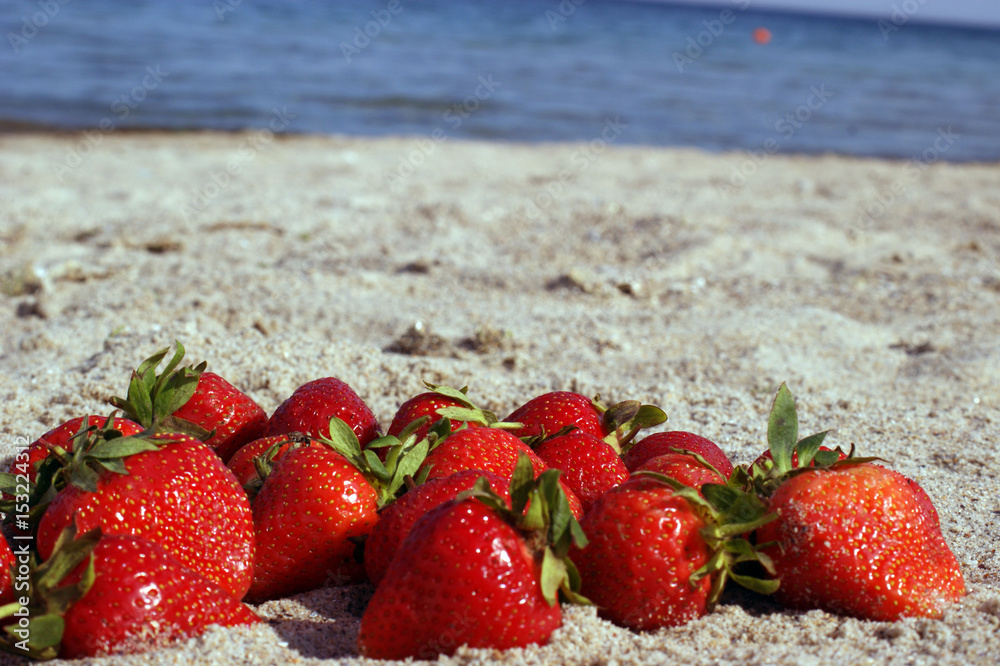 Strawberry on the beach, sea Stock-Foto | Adobe Stock