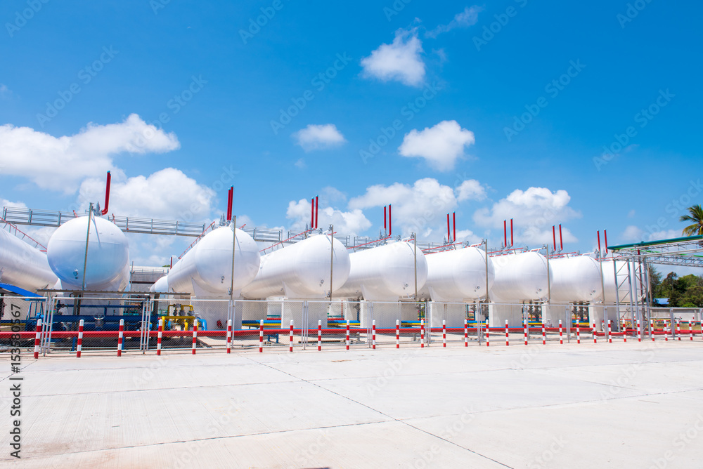 storage of gasoline in the horizontal tanks and pipeline Stock Photo ...
