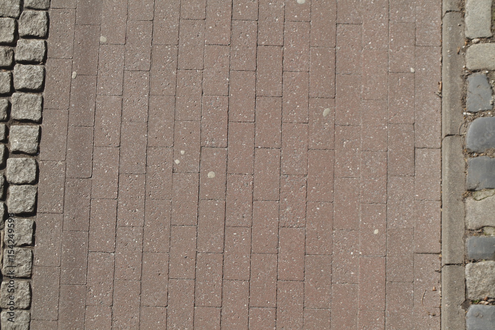 Radweg, Rote Pflastersteine Stock-Foto | Adobe Stock