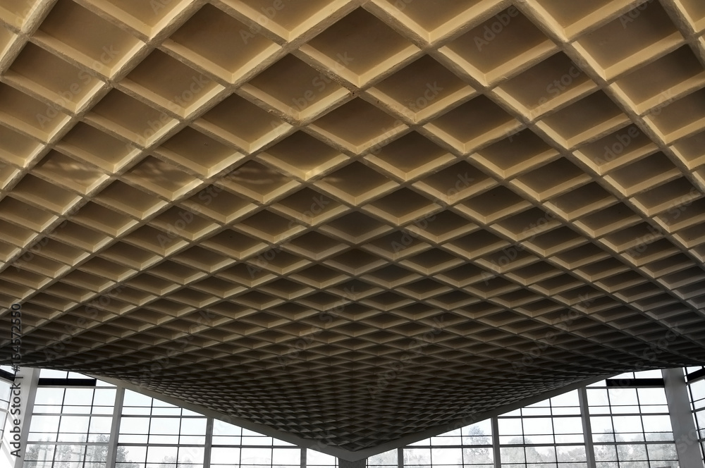 Cable-stayed-span overlap of a building with a filling of the caisson ...