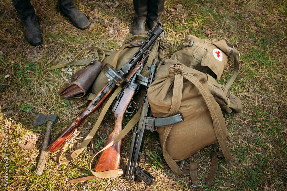 Soviet russian military ammunition - submachine gun of World War II ...