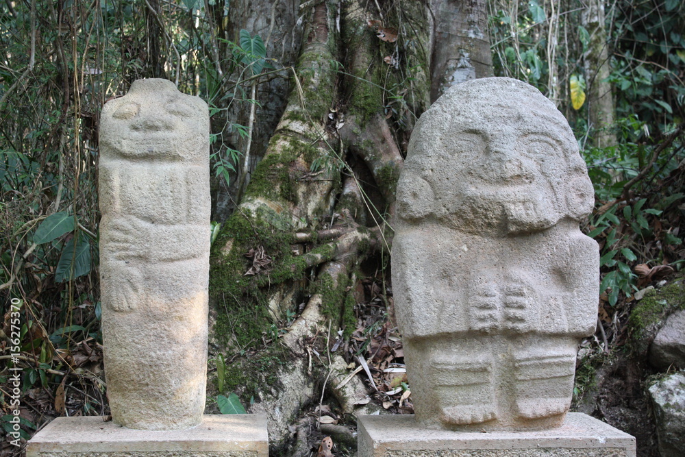 Escultura indígena, Parque Arqueológico. San Agustín, Huila, Colombia ...