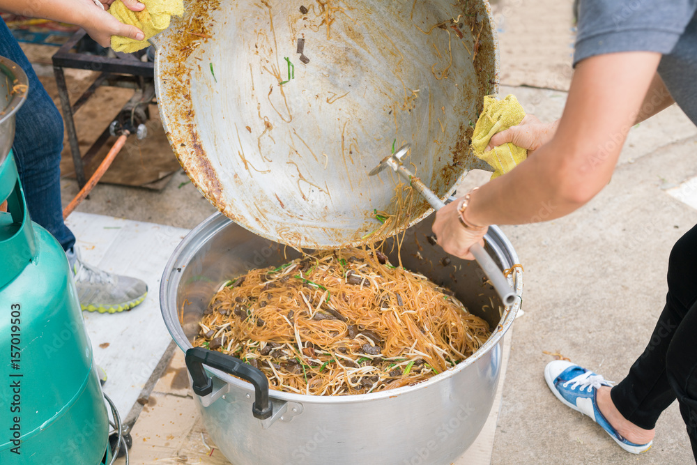 Cooking scene : Thai Rice noodle stir fry with blood jelly. noodles ...