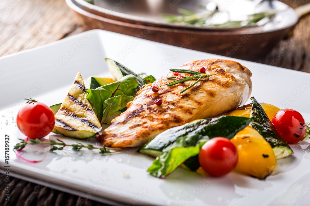 Grill chicken breast. Grilled vegetables with chicken breast. Grilled ...