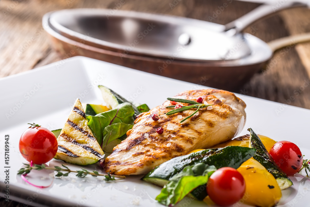 Grill chicken breast. Grilled vegetables with chicken breast. Grilled ...