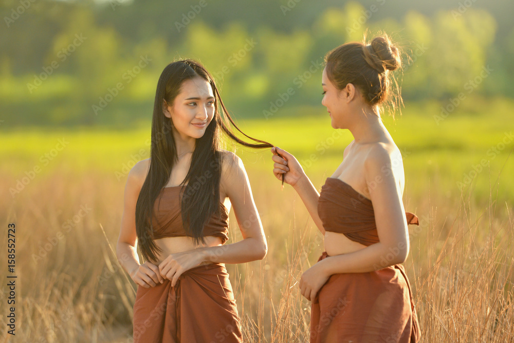 Foto de Asian woman wearing traditional thai culture,vintage style ...
