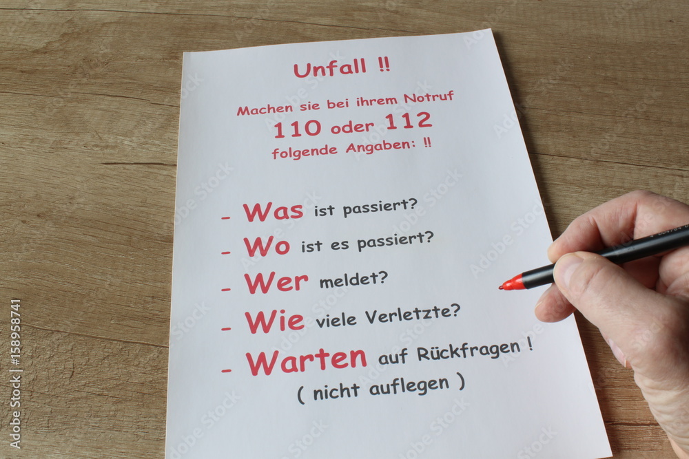 Die fünf W-Fragen nach Unfall oder Notfall Stock Photo | Adobe Stock