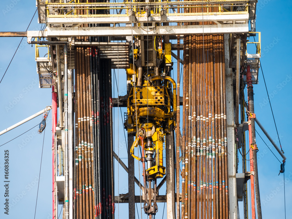 Top Drive System (TDS) Spinning for Oil Drilling Rig Stock Photo ...