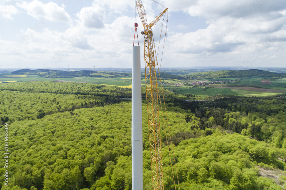 Aufbau eines Windrades, Windkraftanlage Stock Photo | Adobe Stock