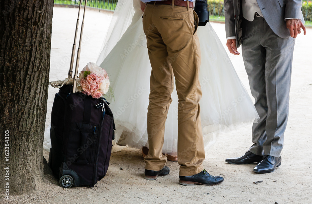 Wedding shooting. Bride, groom and their photographer. Paris, France ...