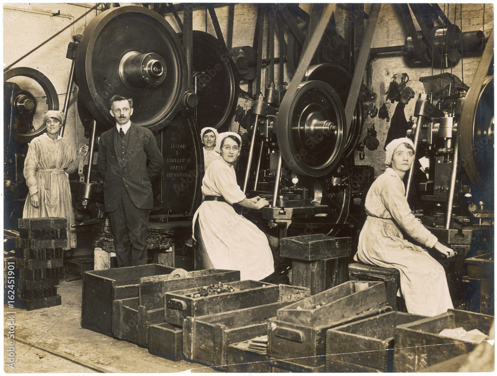 WW1 - Female war workers - Manchester munitions factory. Date: 1918 ...