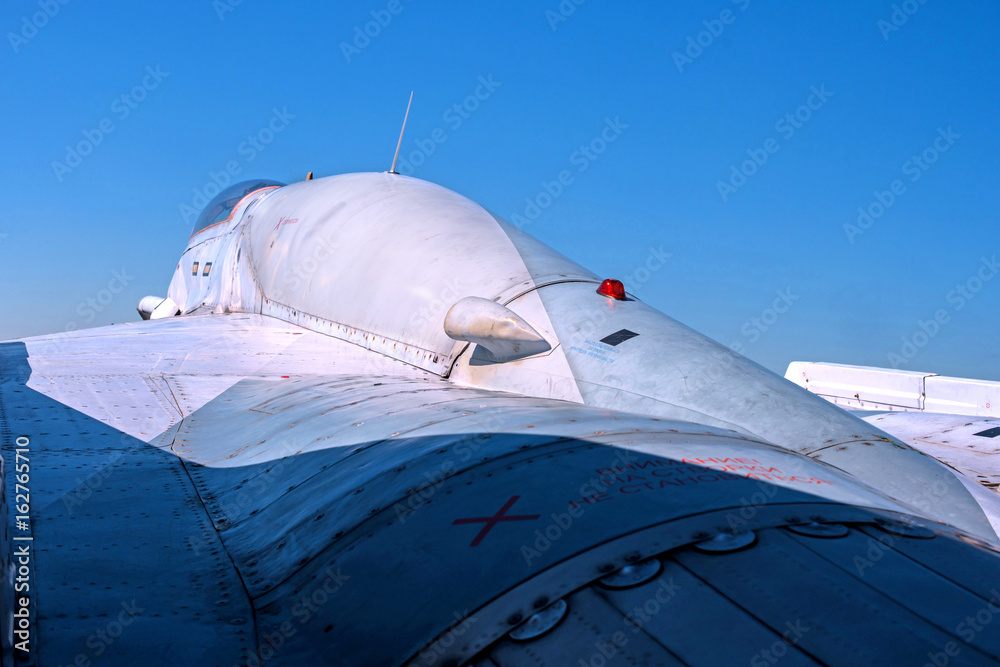 Fotografía The cockpit of the MiG 29 fighter from the side of the jet ...