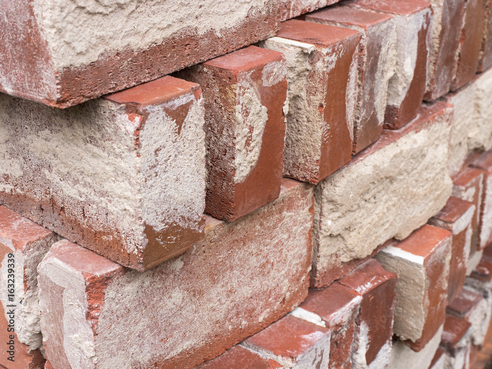 Alte Mauersteine - Ziegel - Backsteine - rustikal Stock-Foto | Adobe Stock