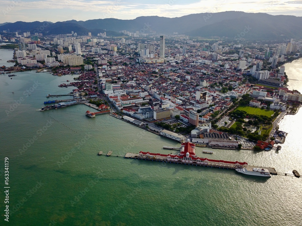 Aerial view from the drone at bay and port of Georgetown foto de Stock ...