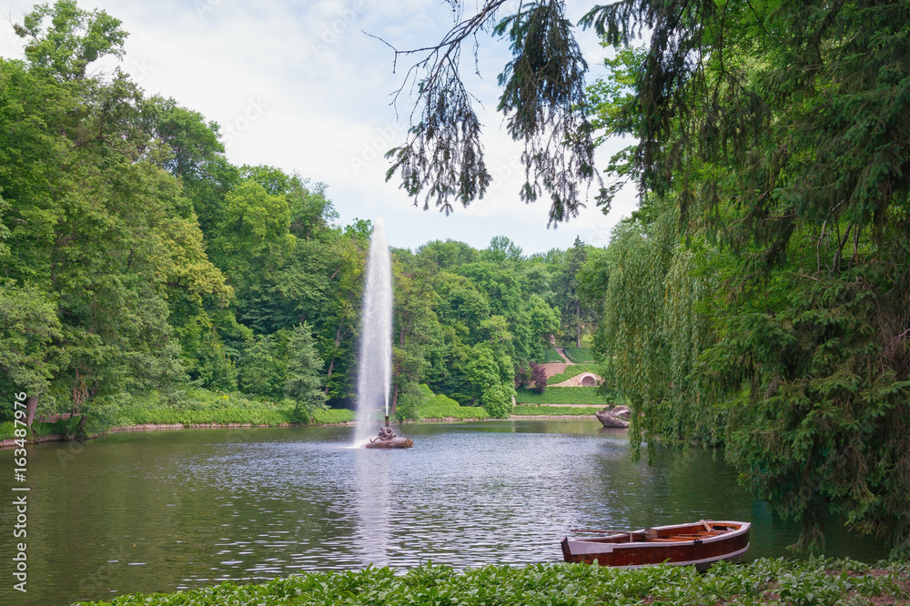 Lake and fountain "Snake" in the National dendrological park "Sofiyivka ...