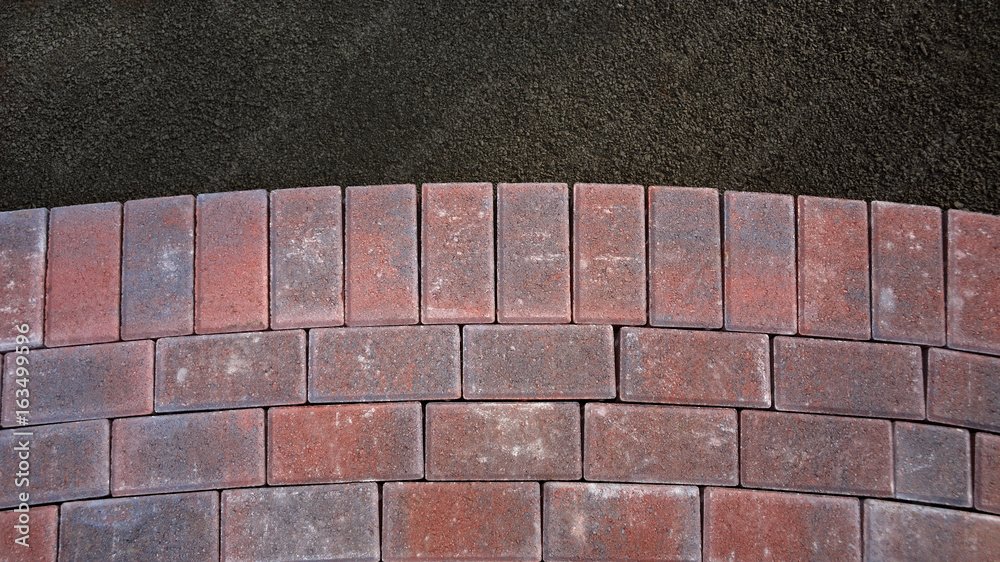 Foto de Curved Walkway with Paving Stones (Pavers) on Aggregate Base do ...