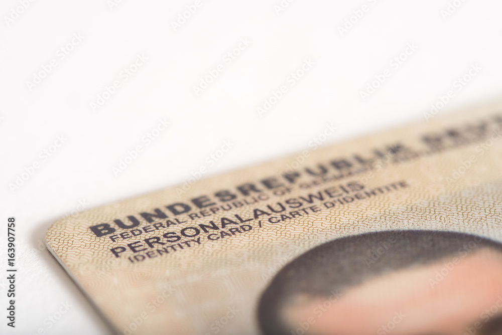 Ein deutscher Personalausweis Stock-Foto | Adobe Stock
