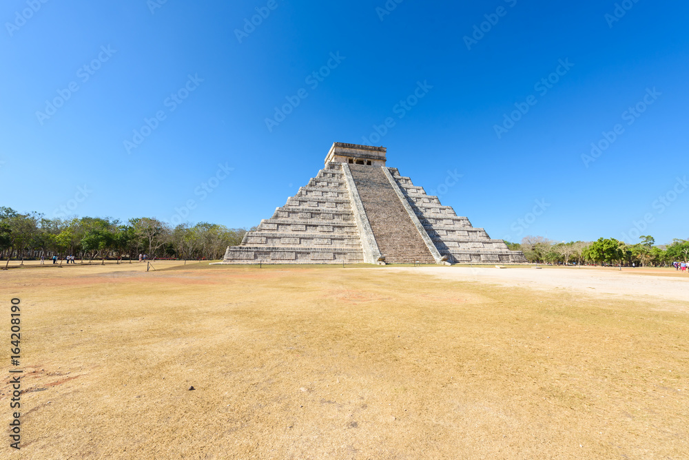 Chichen Itza - El Castillo Pyramid - Ancient Maya Temple Ruins in ...