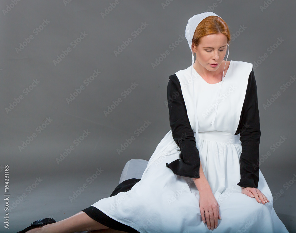 Mujer Amish Cocinando