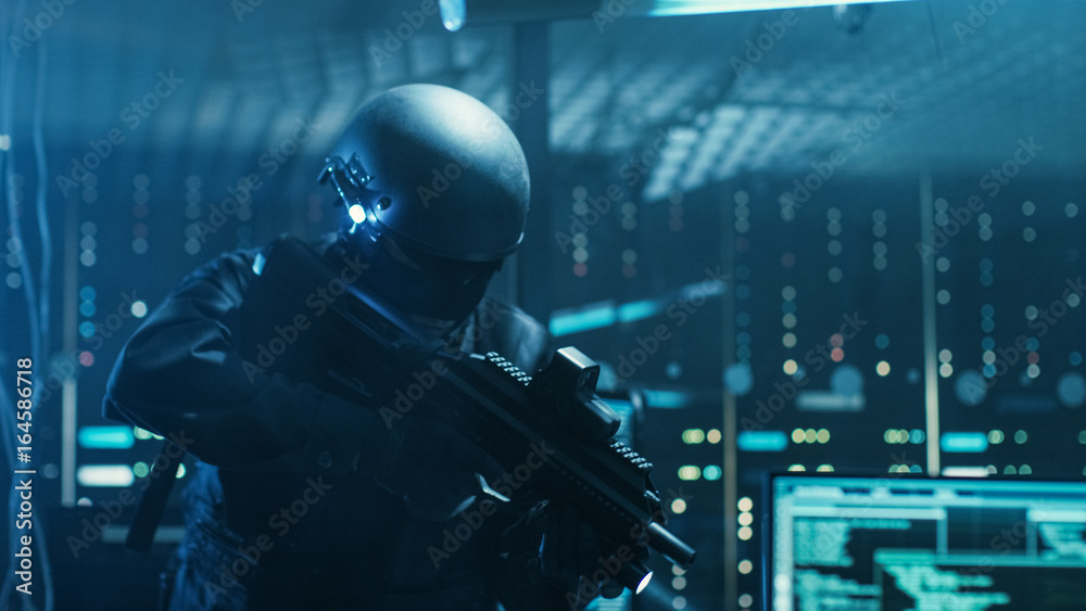 Fotografia do Stock: Cyber War Special Forces Fully Armed Soldier ...