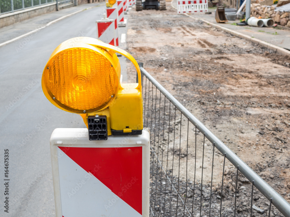 Straßenbau Absperrung Stock-Foto | Adobe Stock