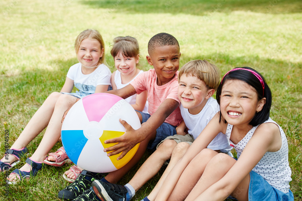 Kinder im internationalen Kindergarten Stock Photo | Adobe Stock