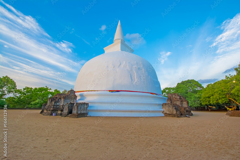 HDR Photography Of Kiri Vehera Temple Of Polonnaruwa In Sri Lanka ...