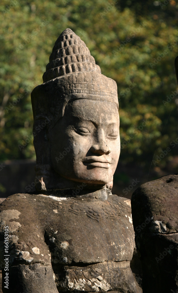 Angkor Thom (Khmer: អង្គរធំ; literally: "Great City"), located in ...